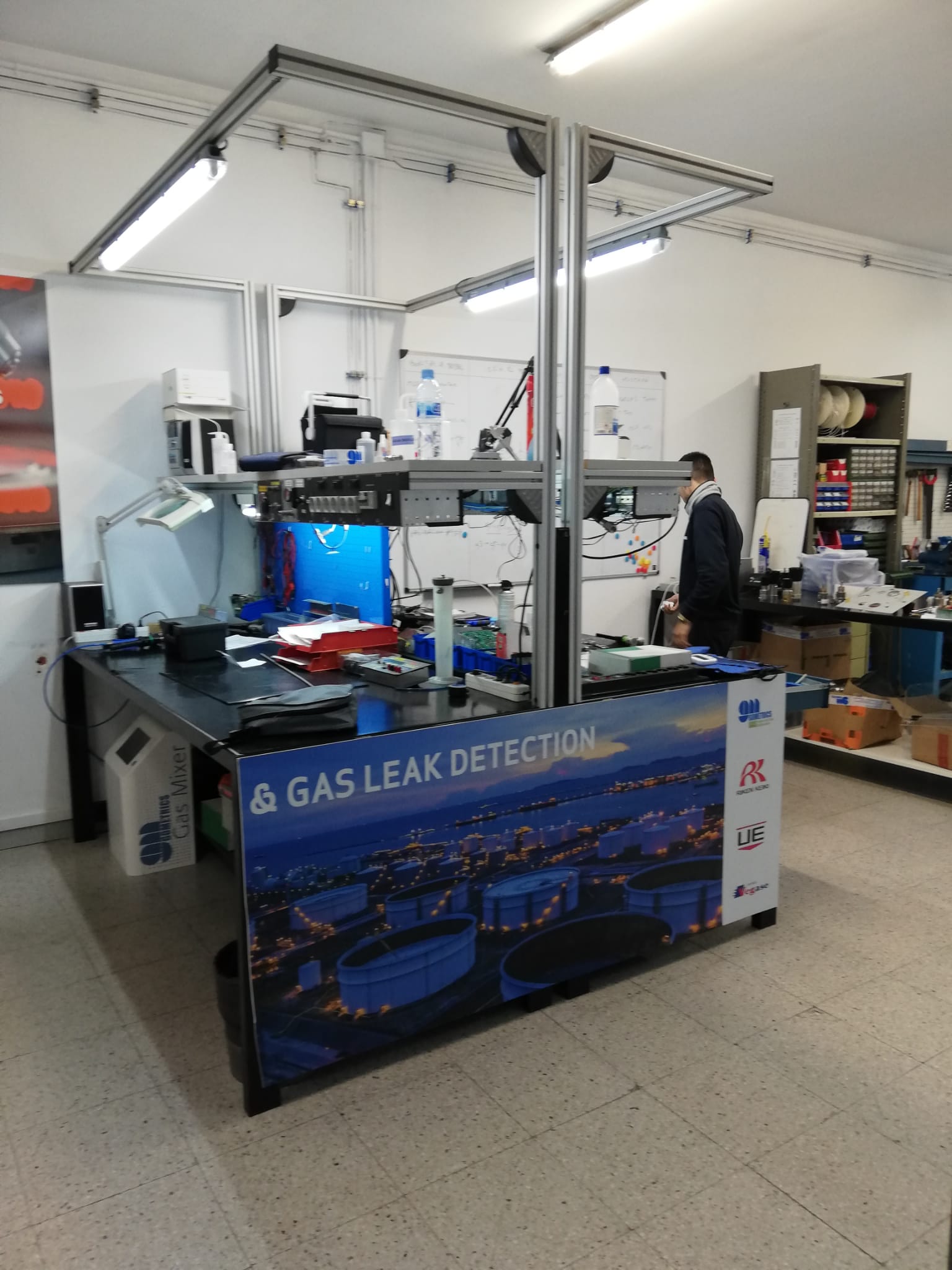 Calibration instruments for field and laboratory applications